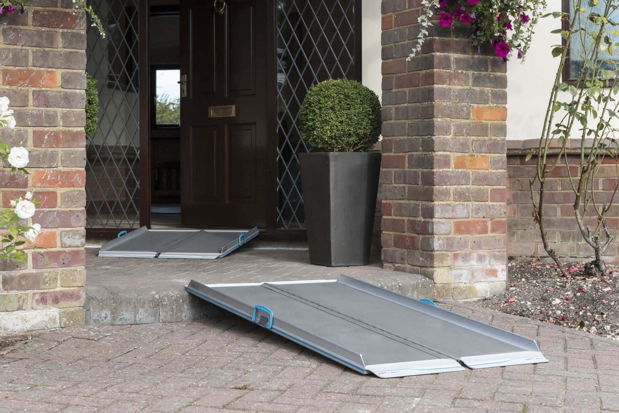 Enable Access | Aerolight-Xtra Quick Deploy Lightweight Portable Ramp ...